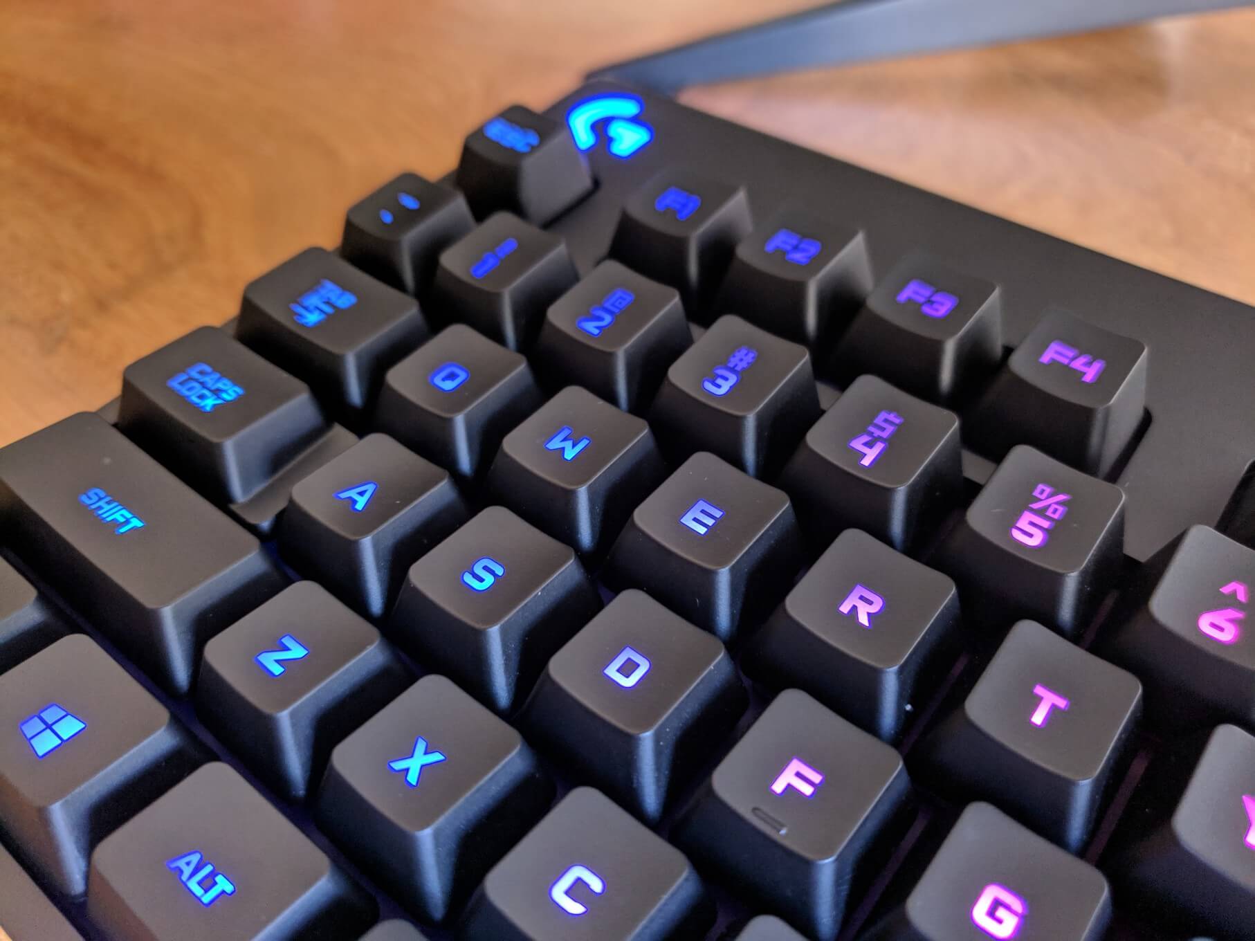 Análise: Teclado Logitech G Pro - Última Ficha