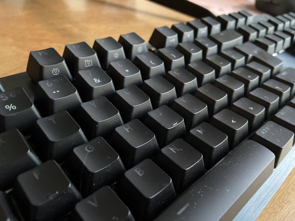 Análise: Logitech G512 Carbon com layout ABNT2! - Última Ficha